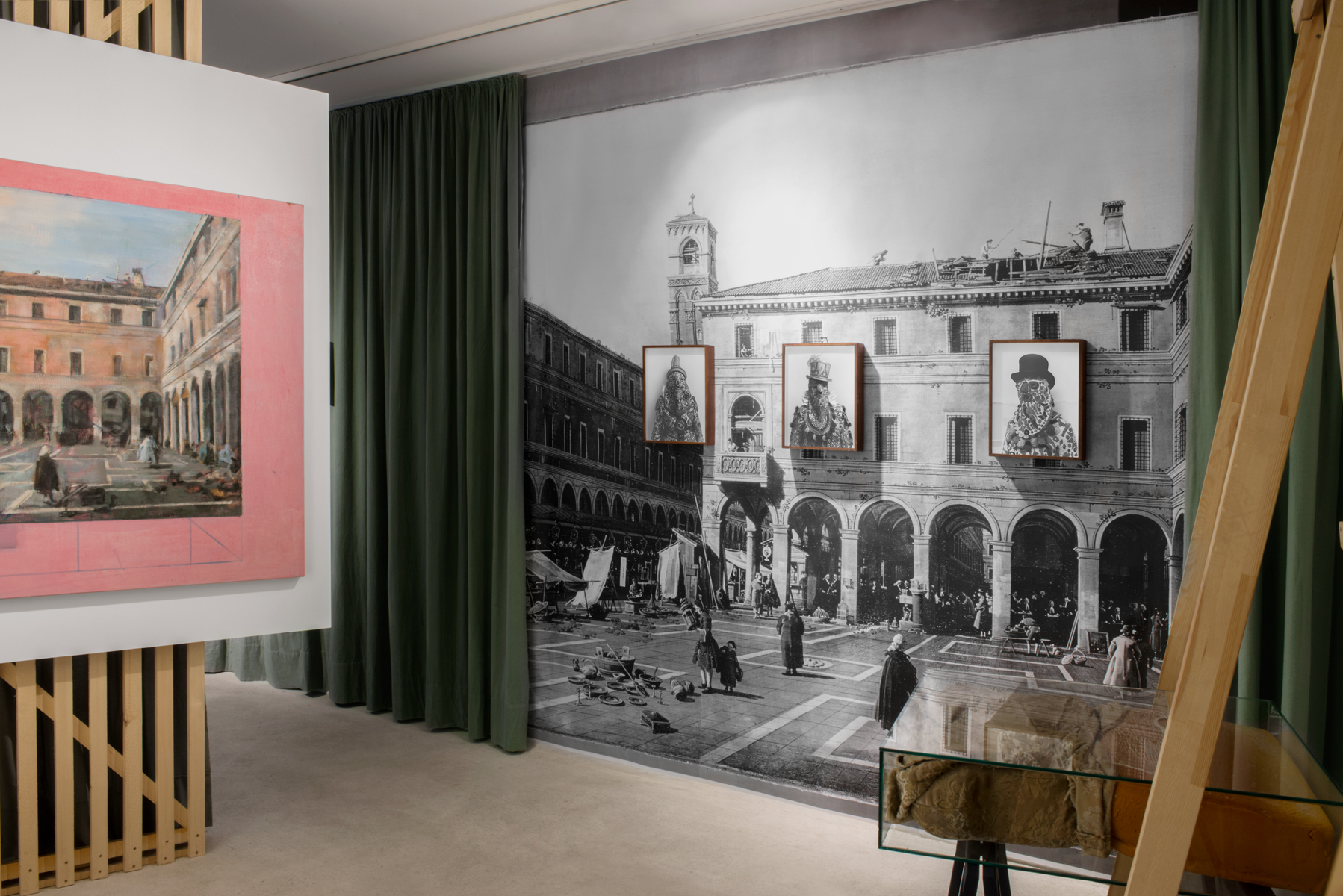 AXEL HOEDT / EXHIBITION VIEWS