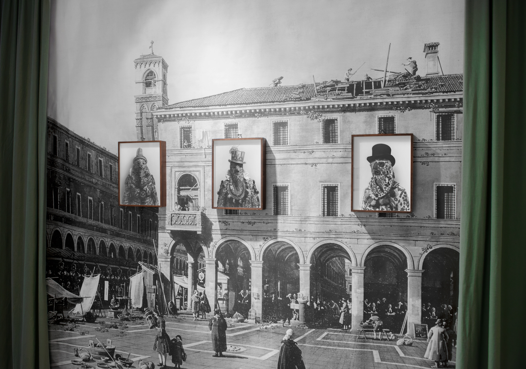 AXEL HOEDT / EXHIBITION VIEWS