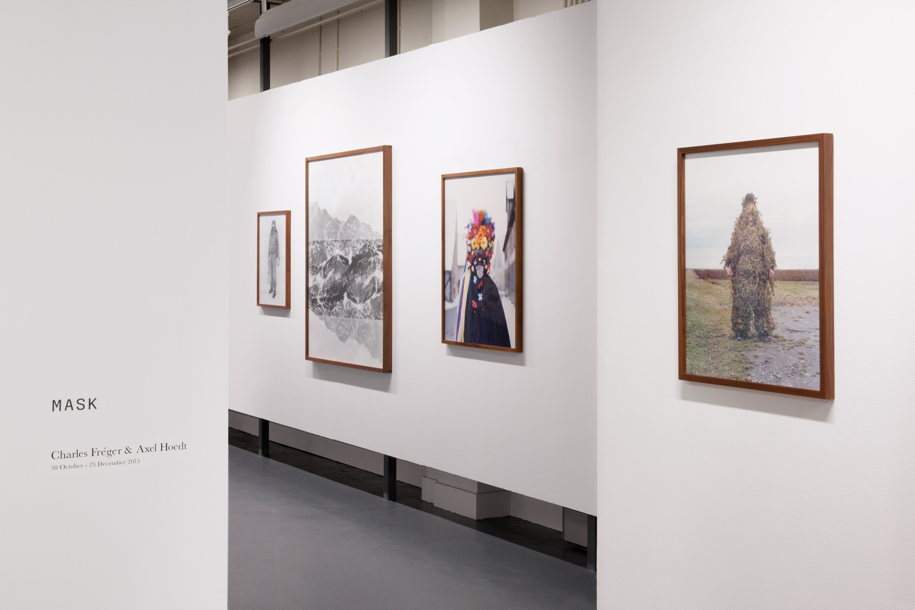 AXEL HOEDT / EXHIBITION VIEWS